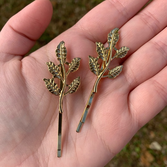 Accessories | 3 For 1 Must Go Sale Gold Leaves Set Of 2 Hair Pins ...